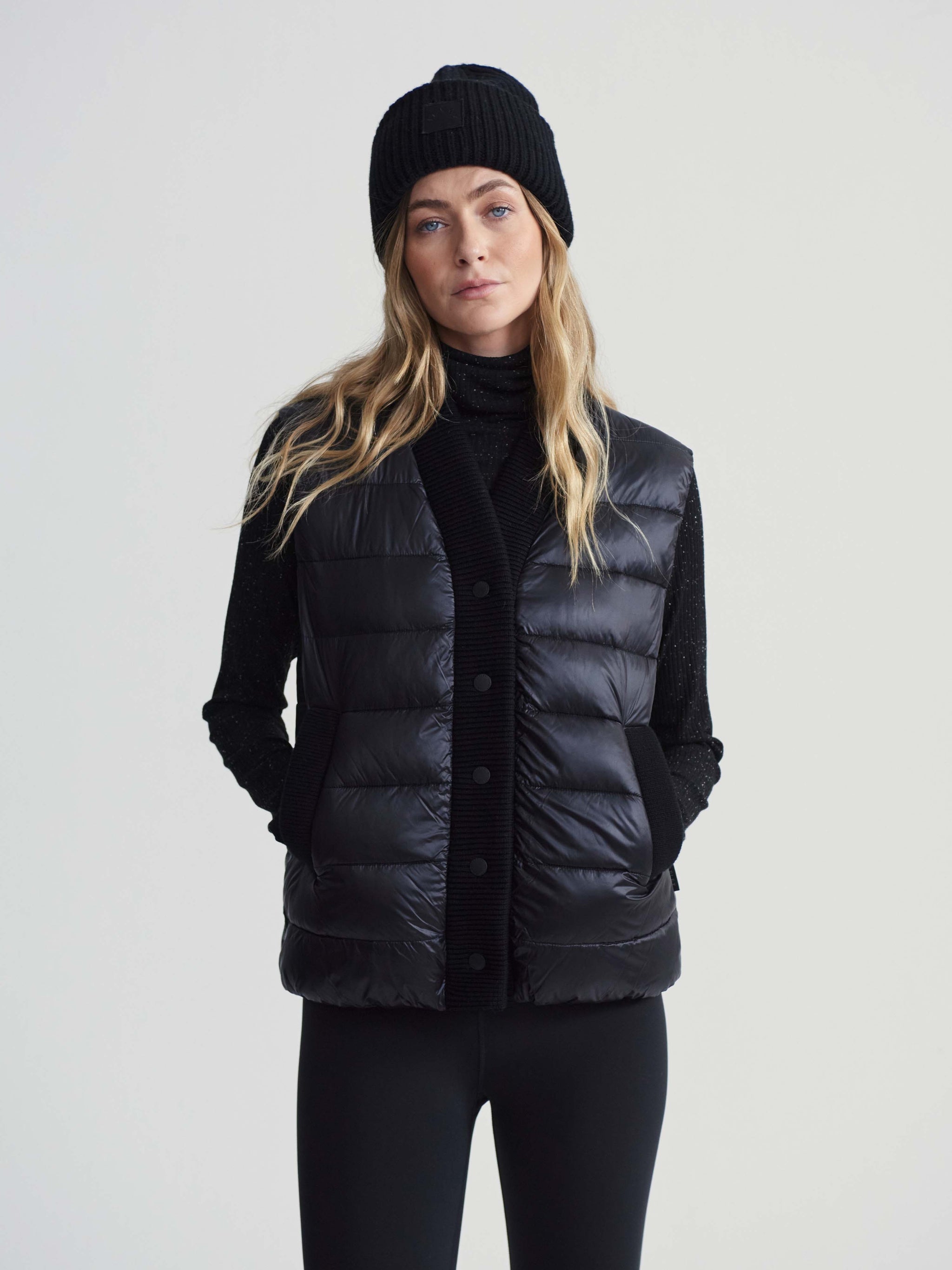 Varley Jack voor Dames | COLWYN COMBO BOXY GILET - BLACK | Antracite.com